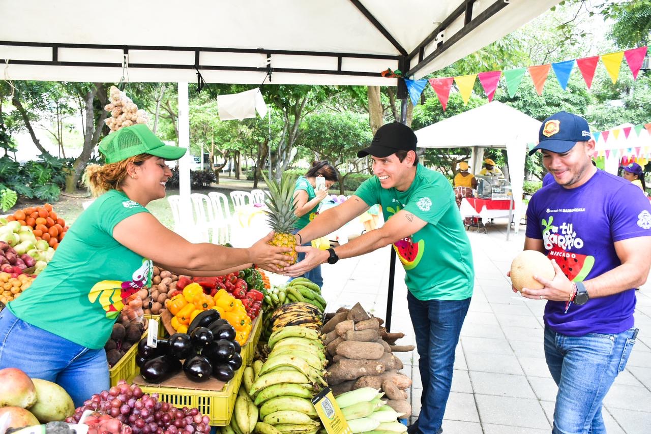 A tu Barrio, la estrategia que acerca la frescura del mercado a los ...